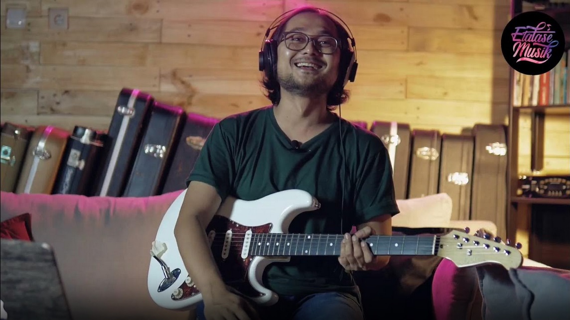 Review Gitar Delta Stratocaster - DMK COMMUNICATIONS